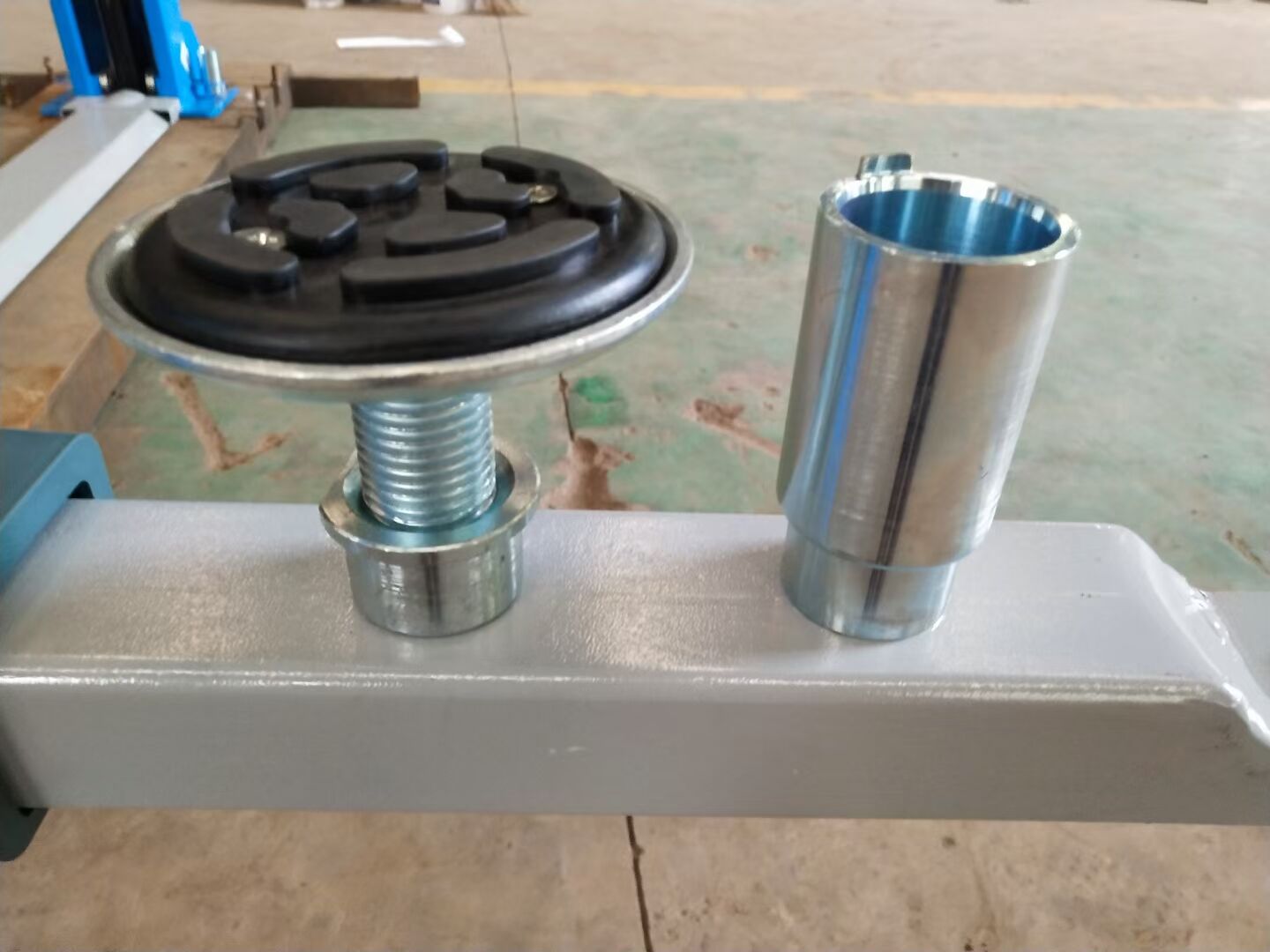 Floor plate 2 post car lift - grandlinktrade